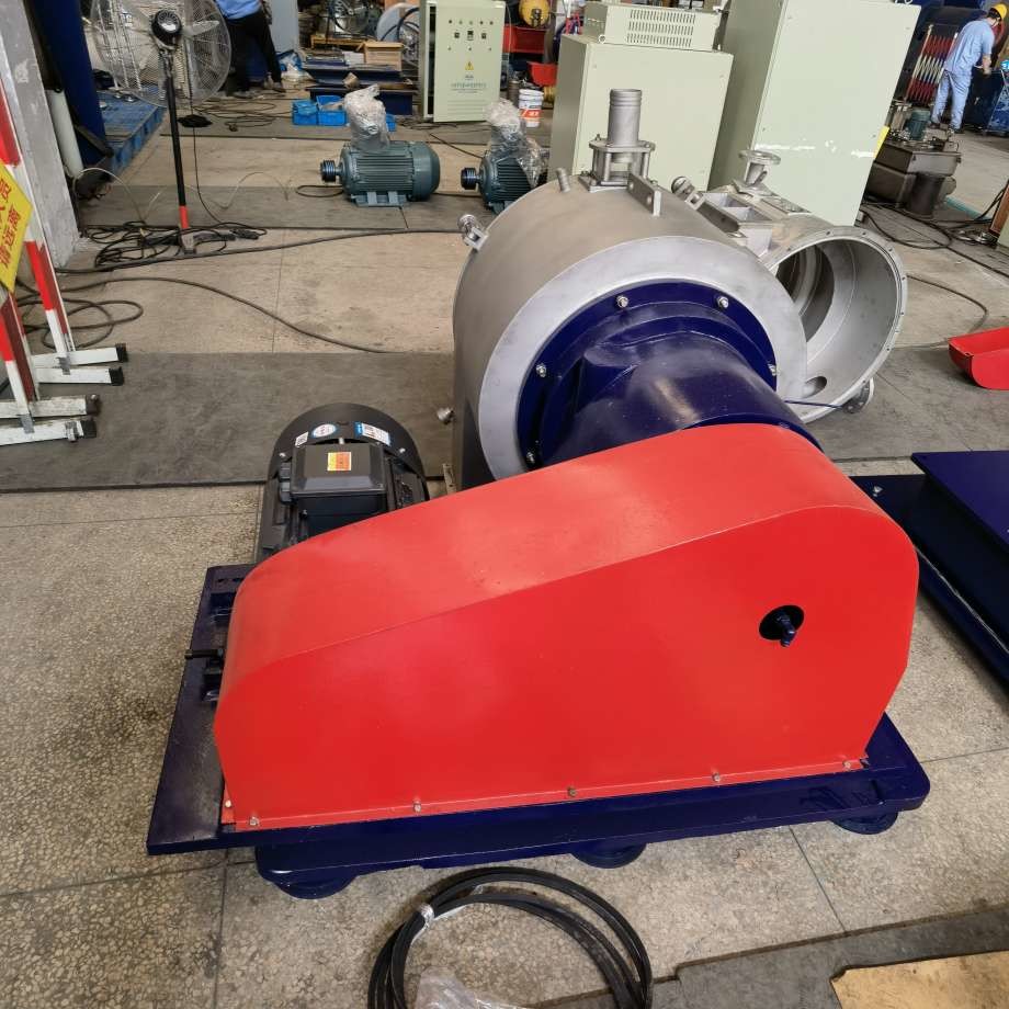 Horizontal 2500rpm Worm Screen Centrifuge 450mm Automatic For Sodium ...